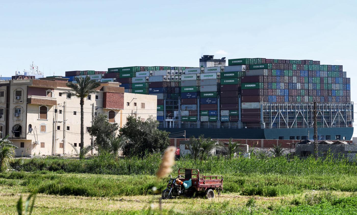 Small Egyptian Village Shares Spotlight with Beached Container Ship ...